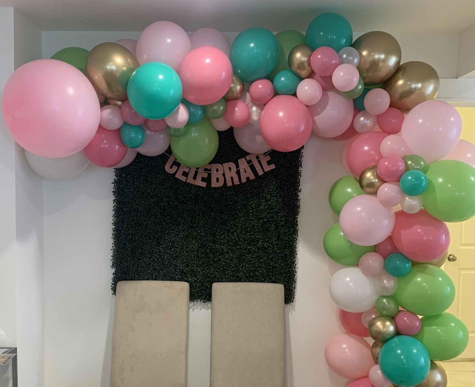 How to make a greenery backdrop - Easiest Party Ever